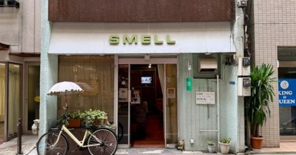 Nostalgic Flavors at Tokyo's Hidden Showa-Era Cafe – Lux Cafe Club